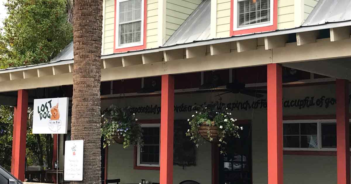 The Most Charming Little Breakfast Cafe In South Carolina Is In A Beach ...