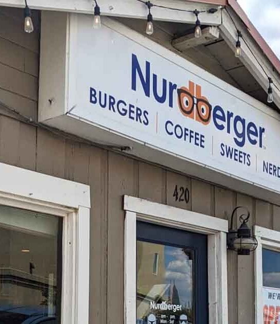 There&rsquo;s A Tiny Burger Joint Hidden In Arizona That&rsquo;s Absolutely Worth The Hunt