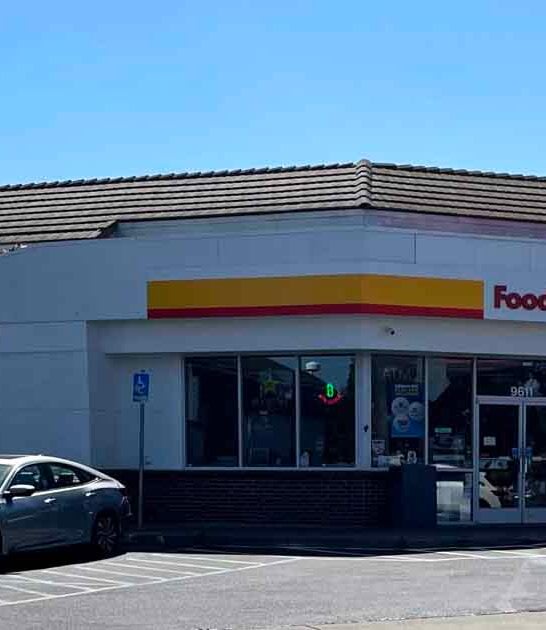 Don&rsquo;t Judge This California Gas Station Until You Try Its Incredible Birria