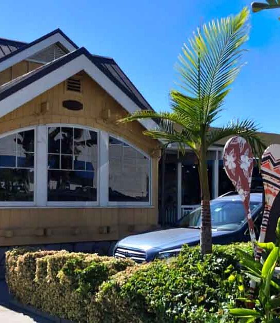 california hawaiian themed restaurant ftr