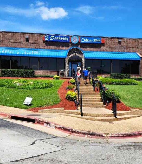 charming dockside dining missouri ftr