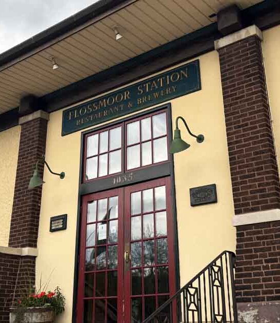 charming train illinois restaurant ftr