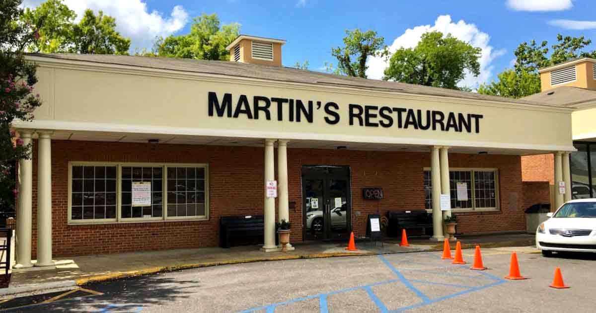 The Legendary Chicken Dinners At This Alabama Restaurant Will Blow You Away