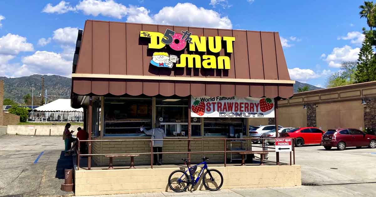 8 Classic Donut Shops In California That Are Totally Irresistible