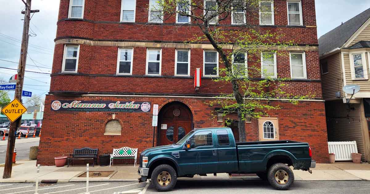 The Old-School Italian Restaurant In Ohio That Feels Like Nonna's Kitchen
