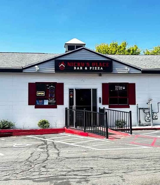 One Bite At This Connecticut Restaurant And You&rsquo;ll Be Hooked