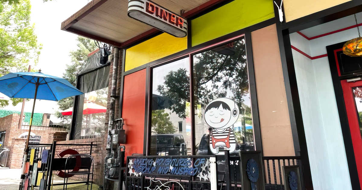 The Grooviest Retro Diner In Georgia Serves Comfort Food You'll Crave
