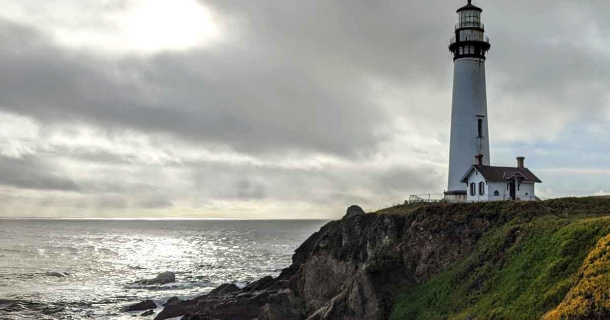 10 Enchanting California Lighthouses That Look Like They're Straight ...