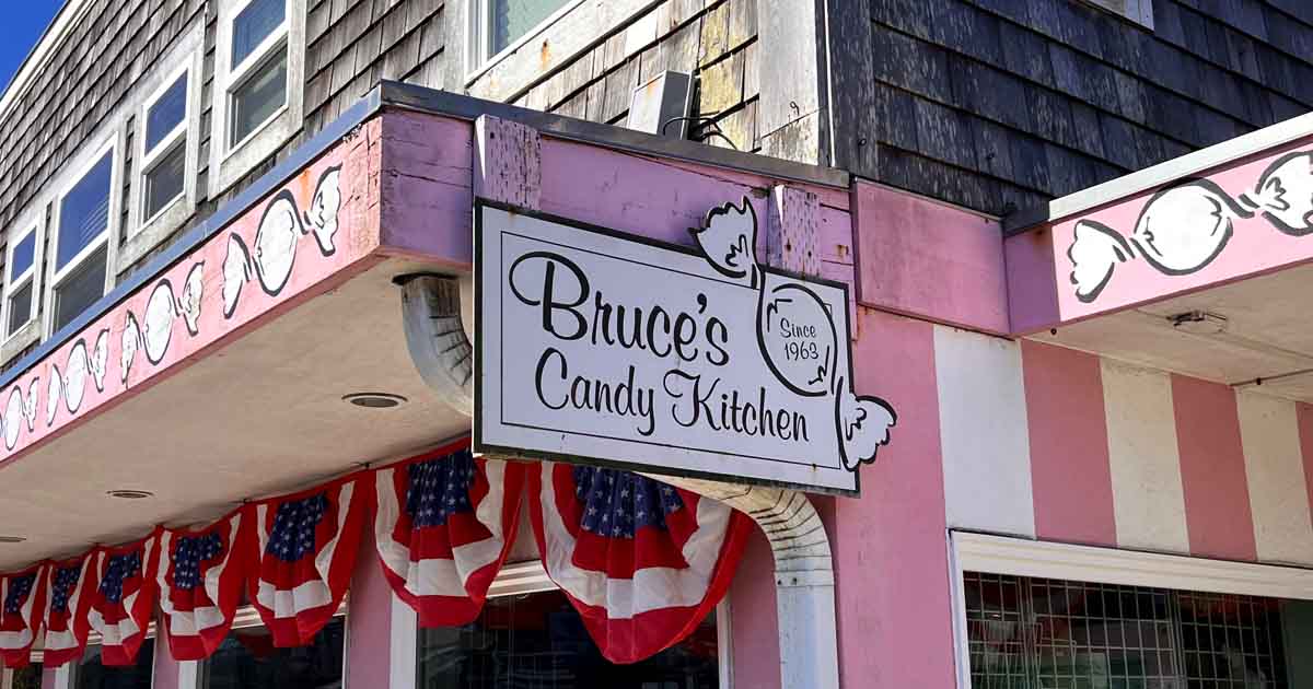 Step Inside This Enchanting Oregon Candy Shop That Feels Like A Real ...