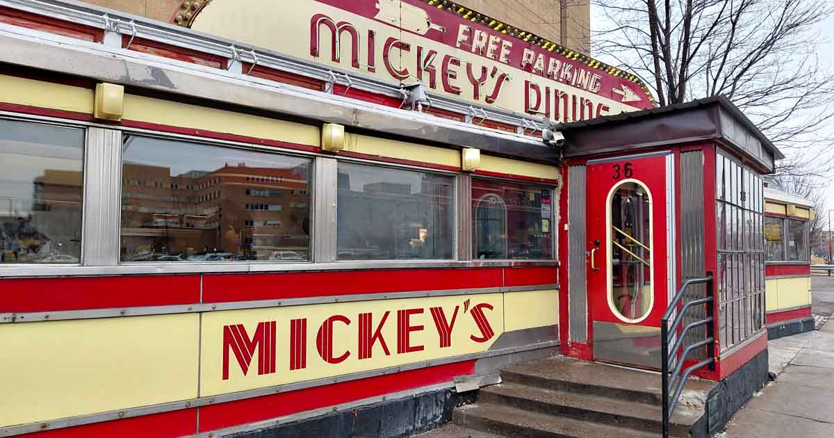 Celebrities Can't Get Enough Of This Iconic Diner That's Been A ...