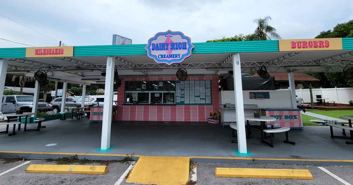This Old-School Florida Ice Cream Spot Serves The Most Unforgettable Treats