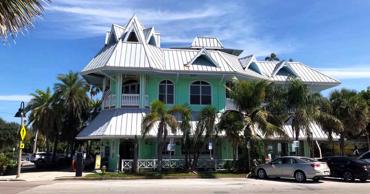 You Haven't Truly Lived Until You've Tried The Grouper Sandwich At This ...