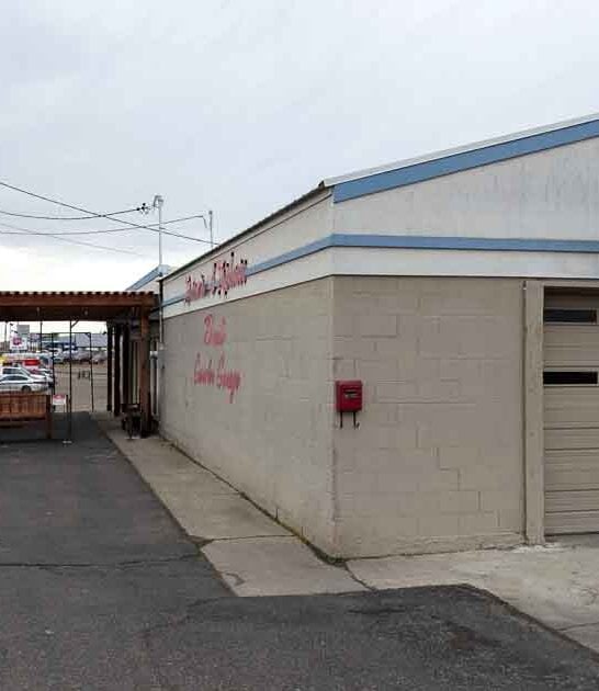 garage themed restaurant oregon ftr