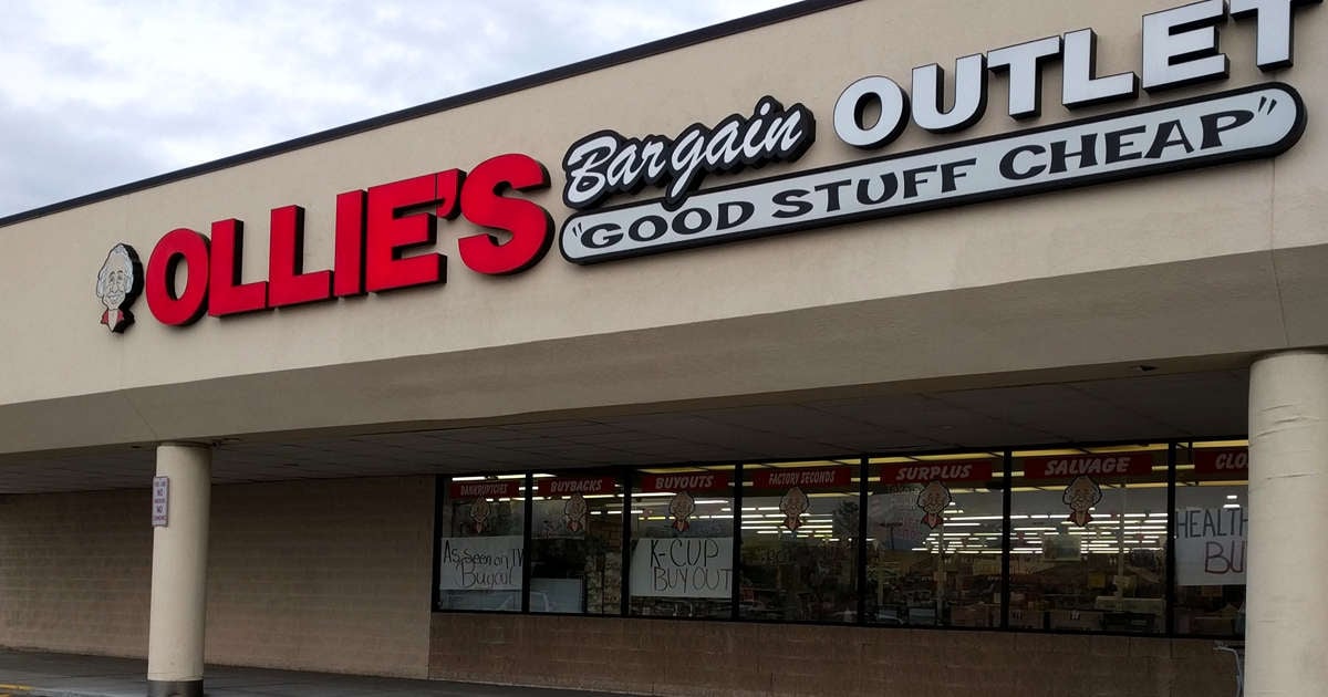 You Could Spend Hours In This Enormous New York Discount Store And ...