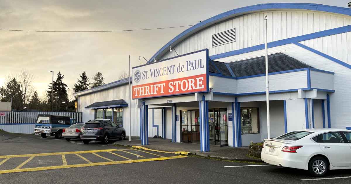 The Gigantic Washington Thrift Store That's Basically A Treasure Hunt ...