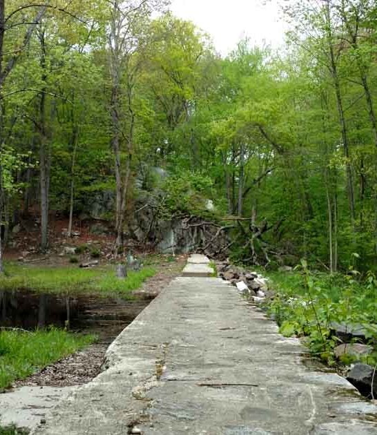 The Gorgeous Connecticut Park That Straddles Two Towns Is Pure Magic