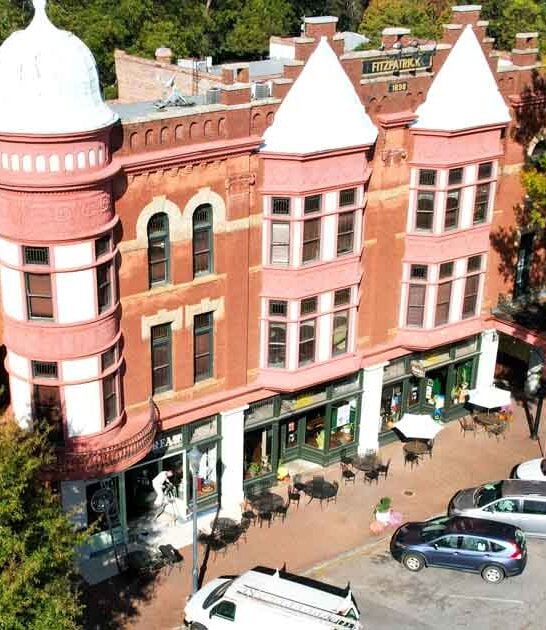 Step Into A Real-Life Hallmark Movie At This Gorgeous Historic Georgia Town