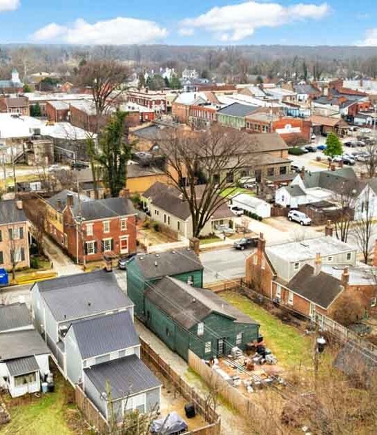 heels charming kentucky town ftr