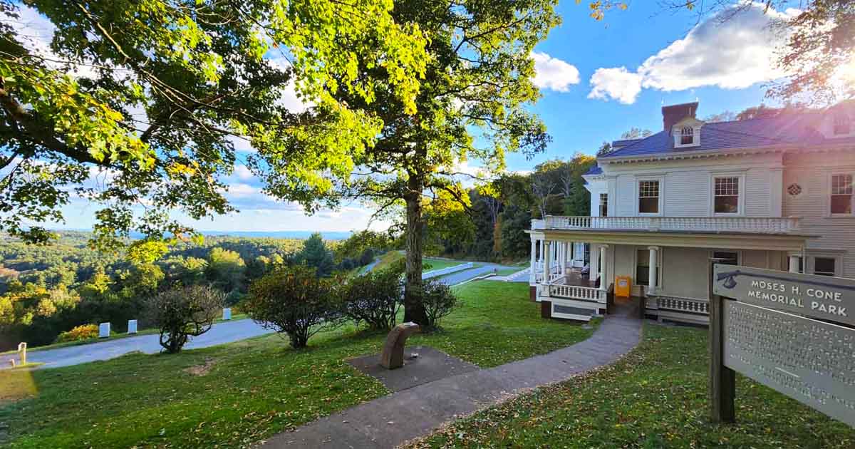 Hike To This Tower In North Carolina For Incredible 360-Degree Mountain ...