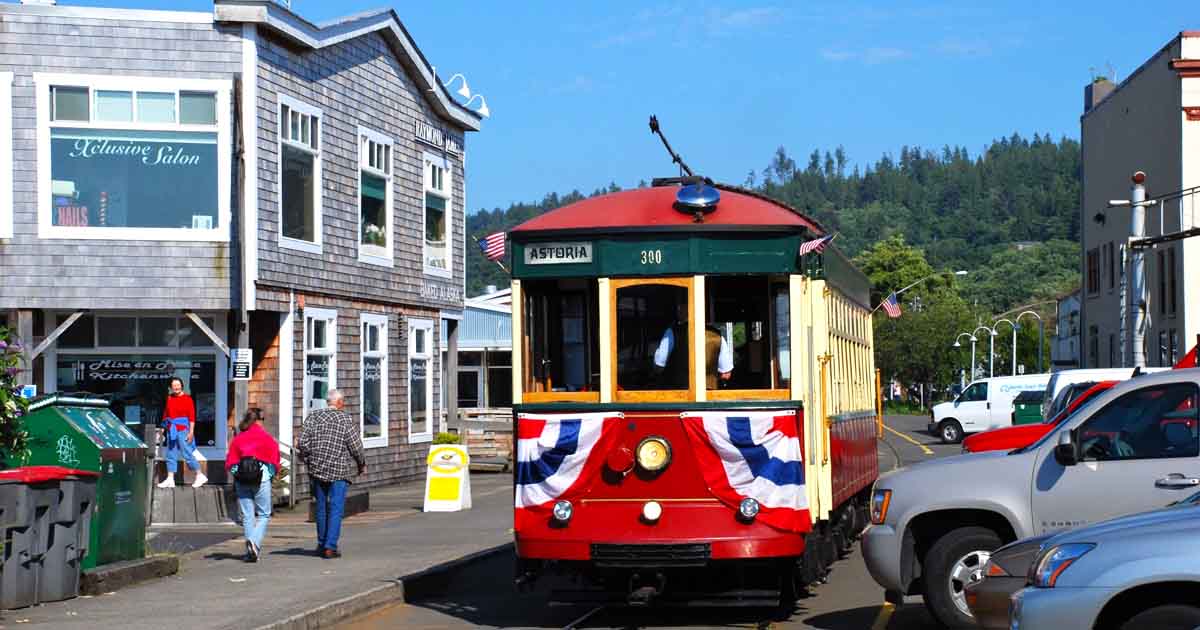 The Historic Trolley Ride In Oregon That Will Make You Feel Like You've ...