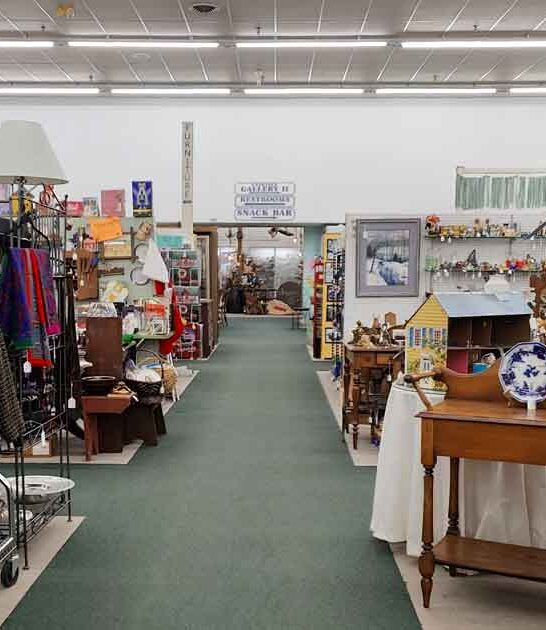 huge missouri antique shop ftr
