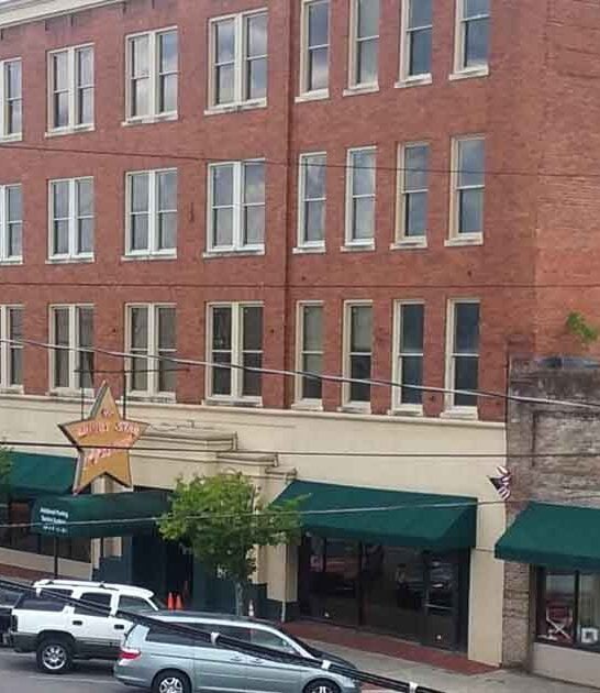 iconic diner alabama celebritie ftr