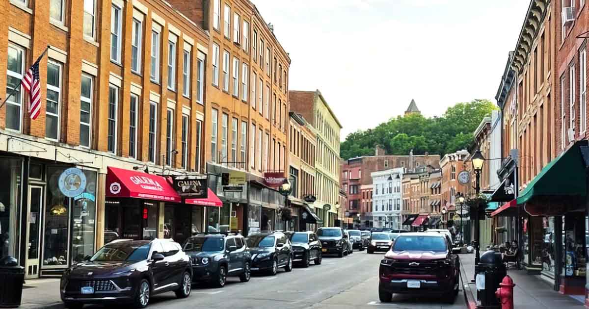 The Most Picturesque Small Town in Illinois Is Pure Hallmark Magic
