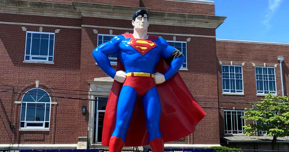 There's A Massive 2-Ton Bronze Statue In Illinois That Will Make Your ...