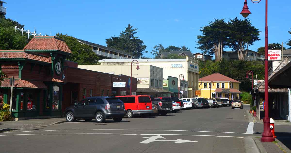 The Tiny Oregon Town With The Most Incredible Seafood You'll Ever Taste