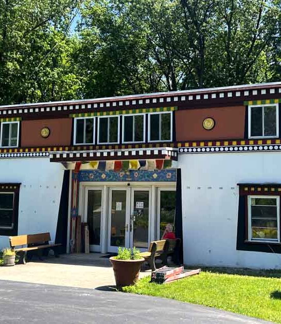 indiana stunning golden stupa ftr