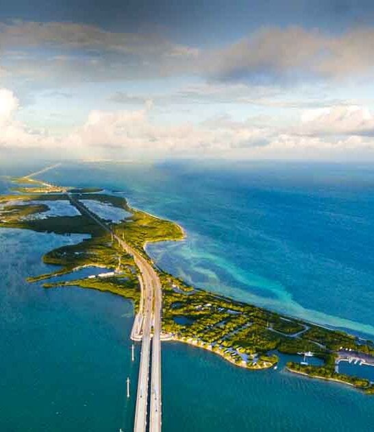 The Jaw-Dropping 113-Mile Florida Drive Locals Swear Is Better Than Meditation