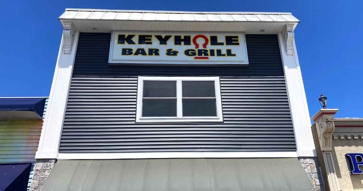 You'll Want To Try The Legendary Whitefish At This No-Frills Michigan Bar