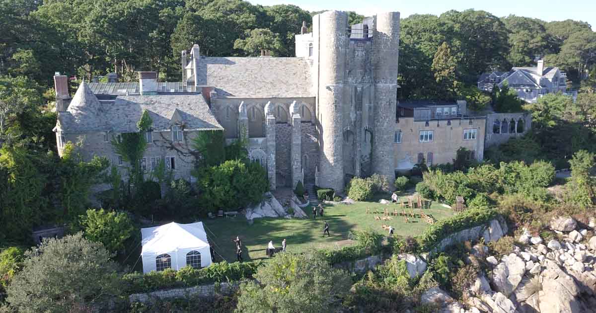You Won't Believe This Extraordinary Castle Exists Right Here In ...