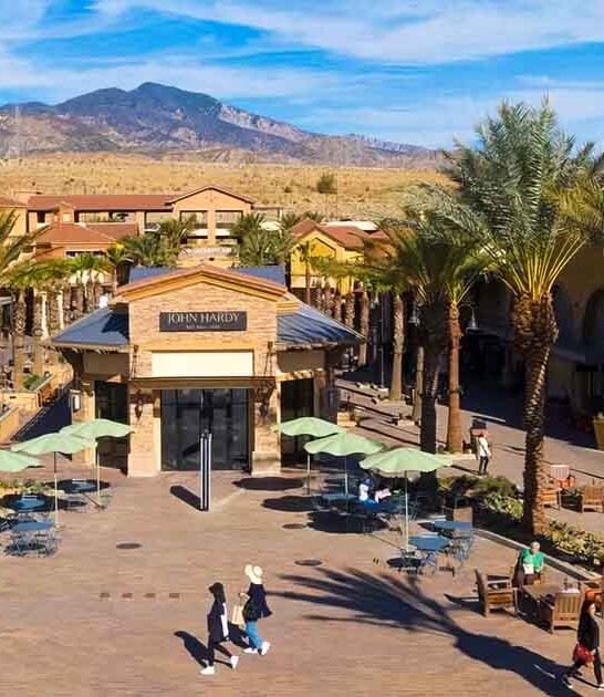 This Mega Outlet Mall In California Offers Deals So Good, You&rsquo;ll Think It&rsquo;s A Mistake