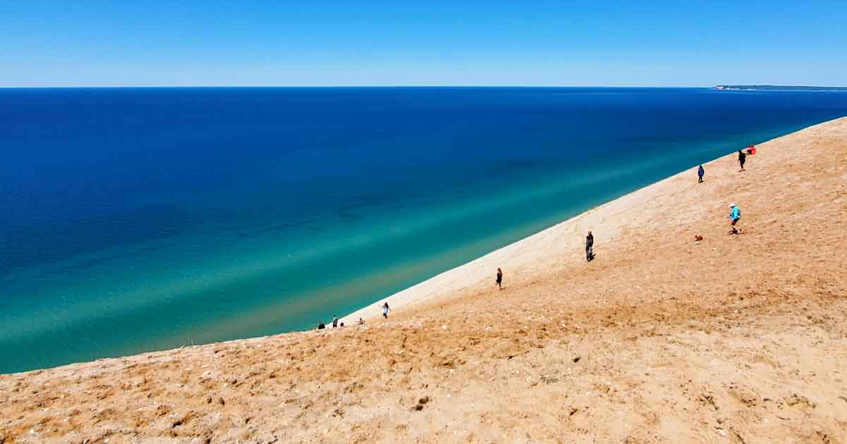 This Incredible Sand Dune Hike In Michigan Is Unlike Anything You've ...