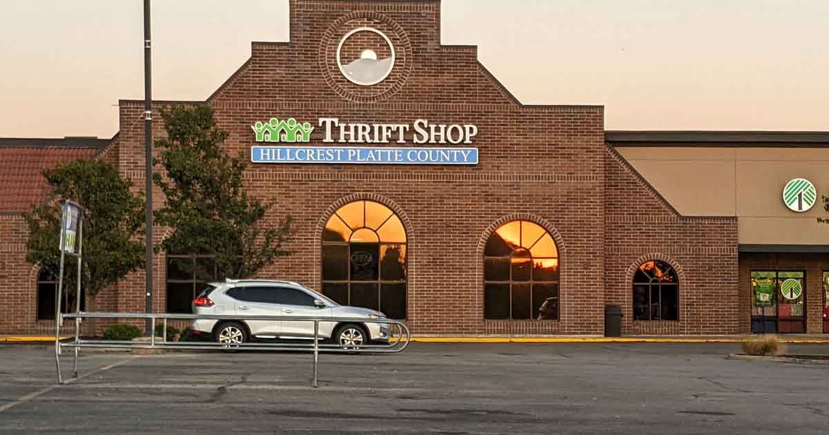 Get Wonderfully Lost In This Enormous Missouri Thrift Store Packed With ...