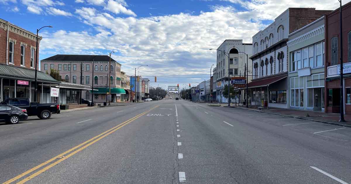 Most People Have Never Heard Of This Alabama Town Where Homes Are Under ...