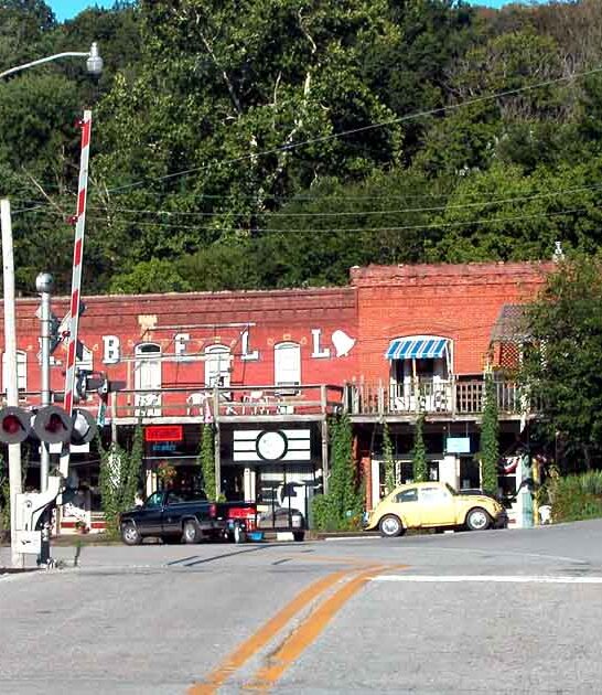 most enchanting town illinois ftr
