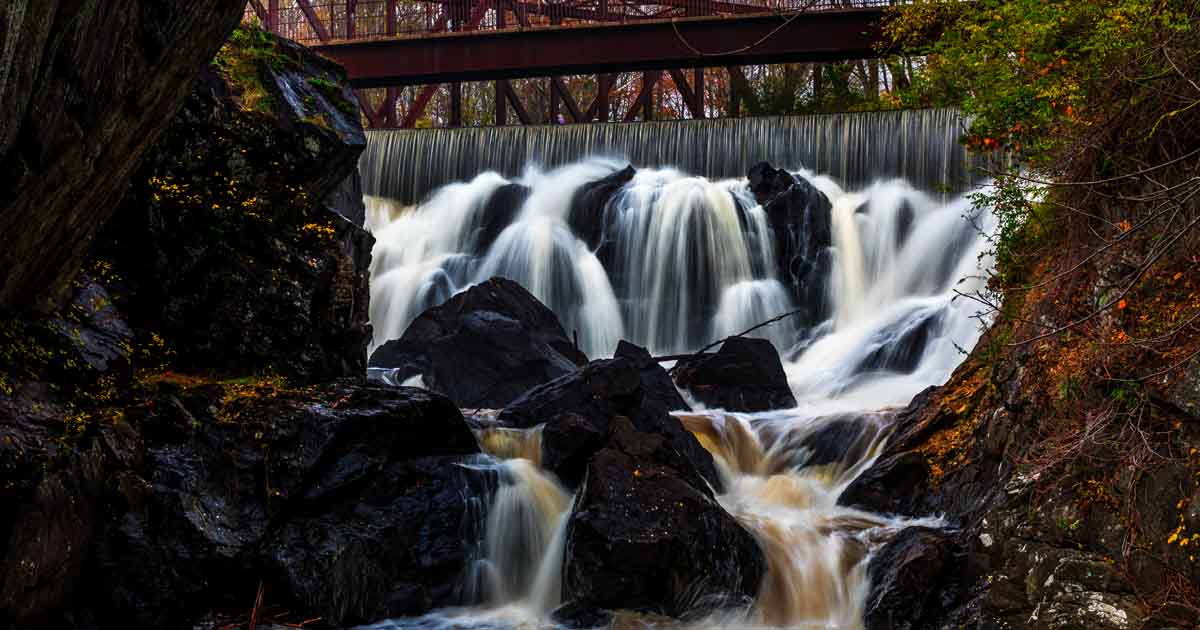 Most People Don't Know About This Stunning Waterfall Tucked Away In ...