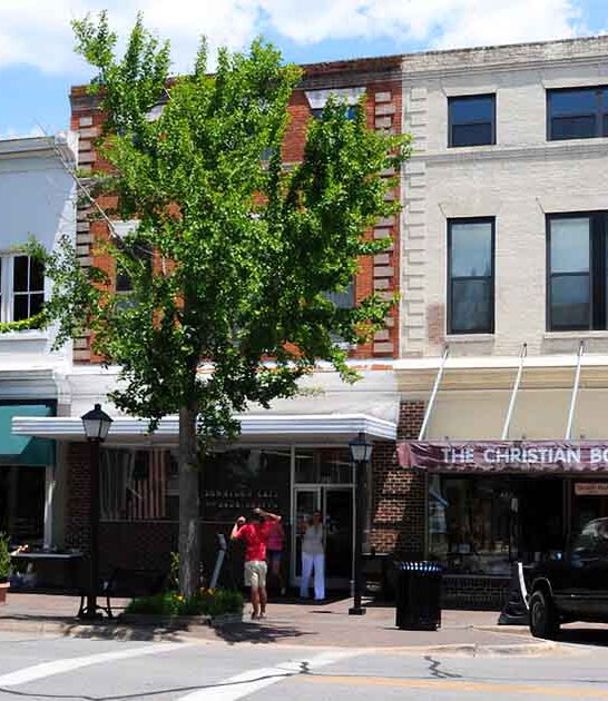 north carolina town crowds ftr