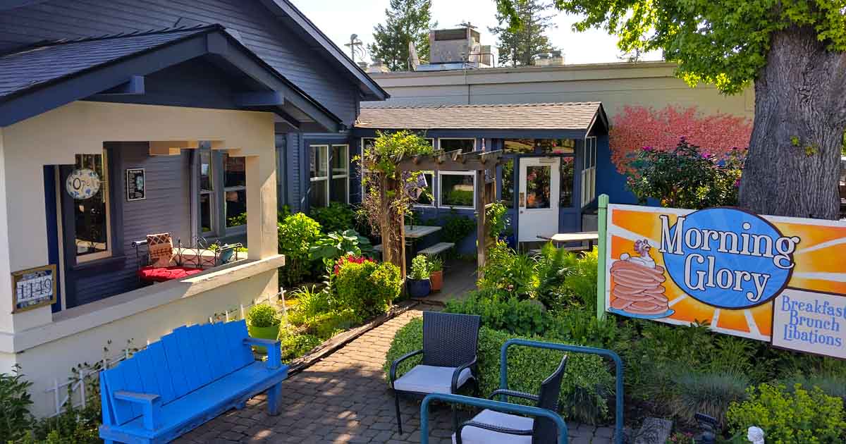 This Charming Oregon Cafe Will Serve You The Most Unforgettable ...