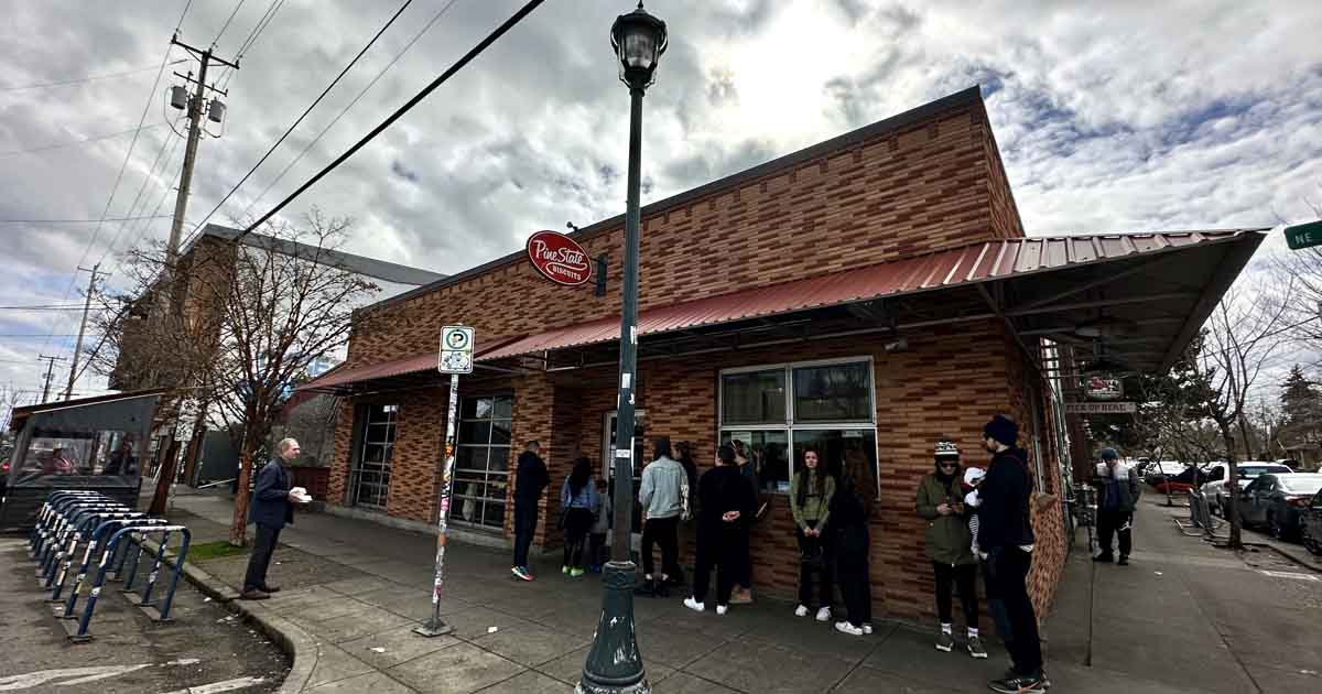 This Unassuming Oregon Eatery Serves The Most Unforgettable Biscuits ...