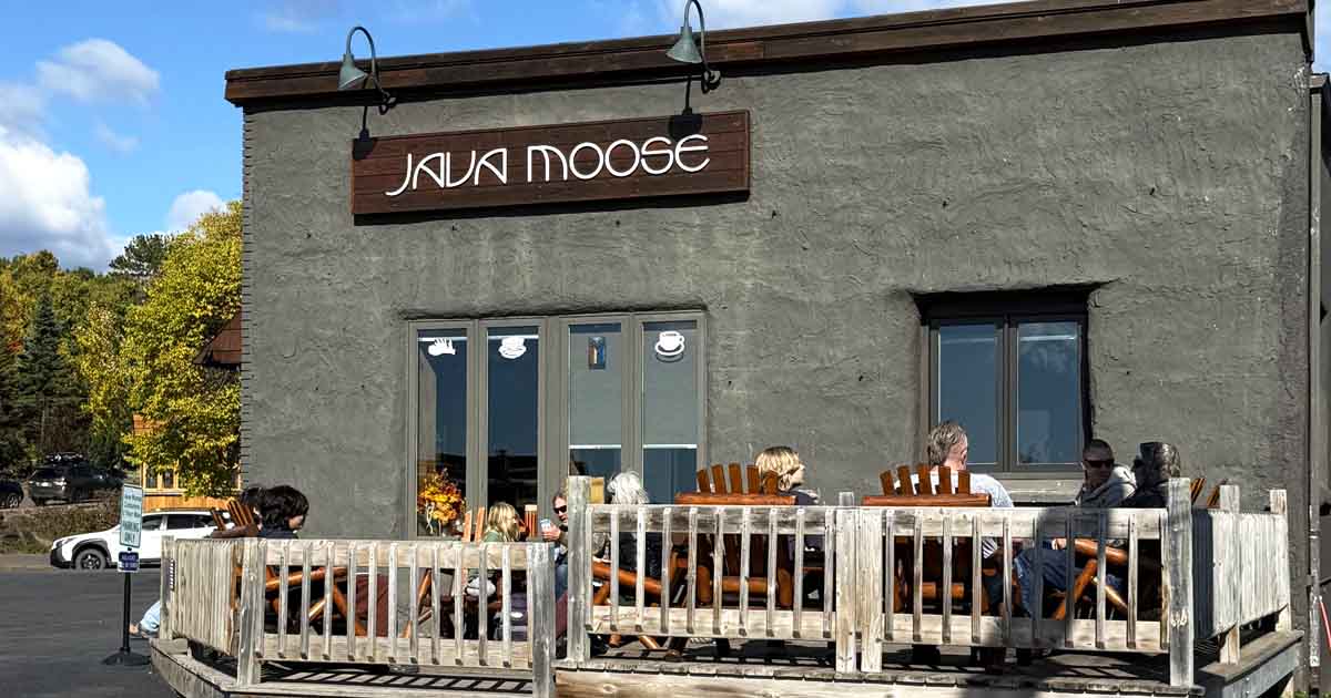 Spend A Perfect Afternoon At This Jaw-Dropping Outdoor Coffee Shop In ...
