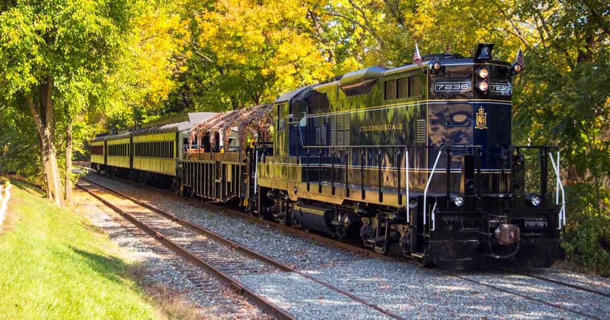 This Little-Known Train Ride In Pennsylvania Is The Most Enchanting ...