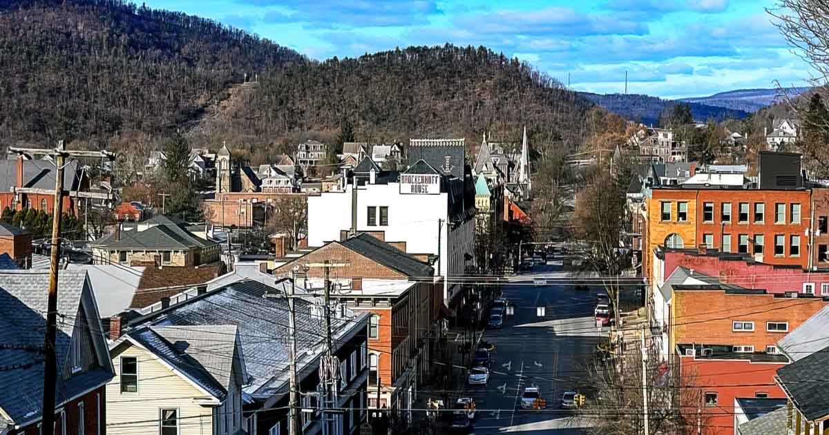 This Underrated Town In Pennsylvania Is Like A Postcard From The 1970s ...