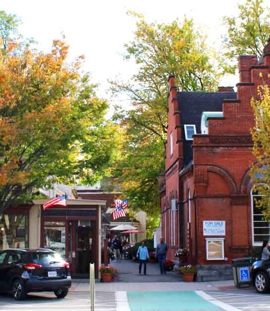 prettiest small towns massachusetts ftr