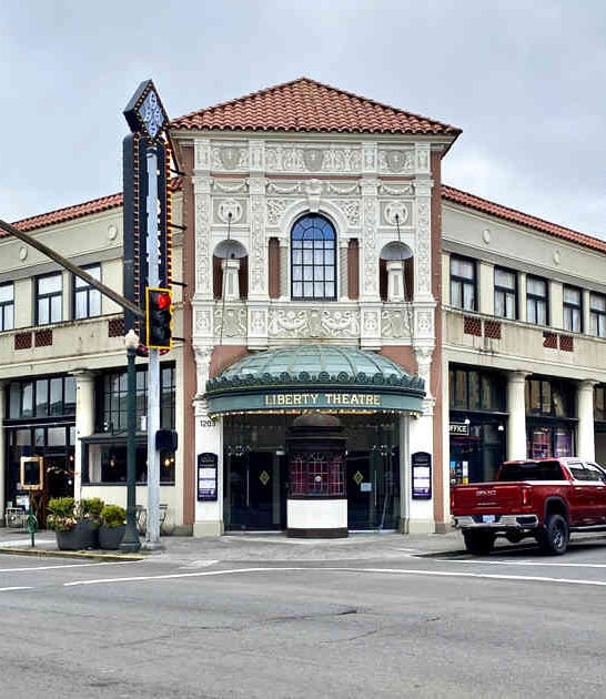 quiet oregon towns staycation ftr