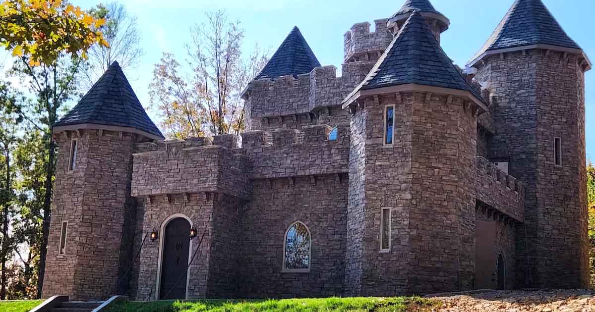 You'll Feel Like Royalty When You Stay at This Dreamy Castle Airbnb in ...