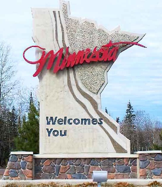 seeing welcome minnesota sign ftr