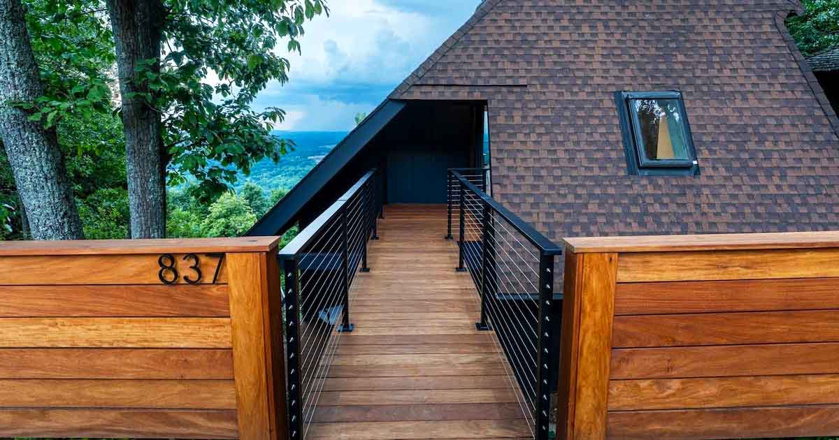 Wake Up Above The Clouds At This One-Of-A-Kind South Carolina Mountain ...